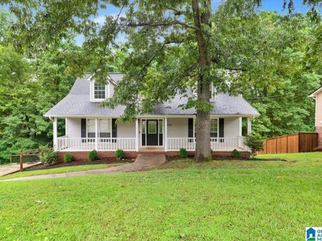 5708 Garden Wood Dr, Gardendale, AL 35071