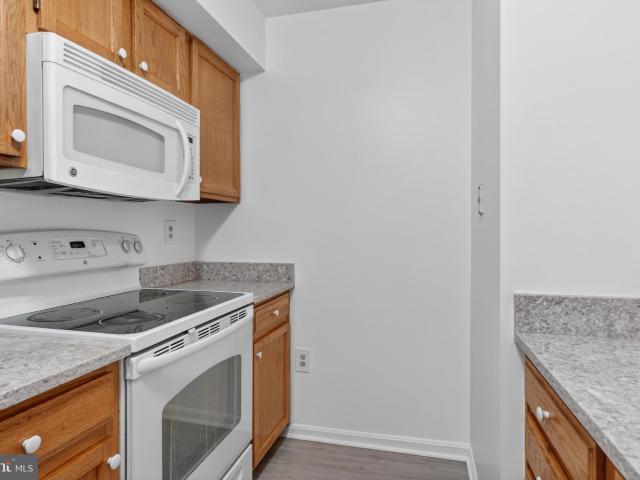 5708 Shadwell Ct, Unit 106, Alexandria, VA 22309 | MLS #VAFX2303