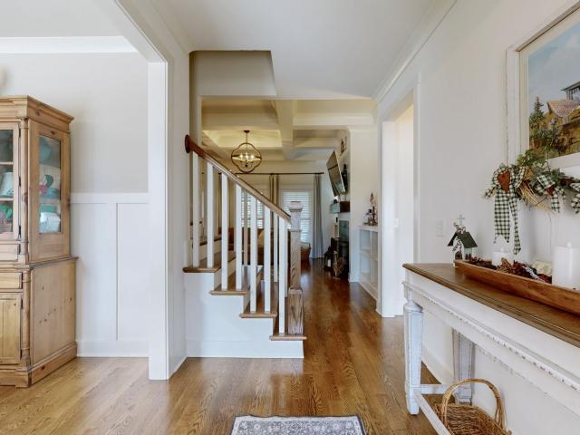 5709 Iverson Dr