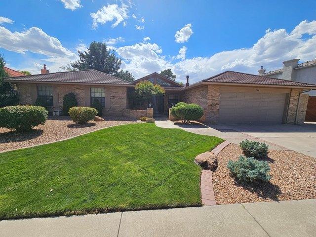 5709 Royal Oak Dr NE, Albuquerque, NM 87111