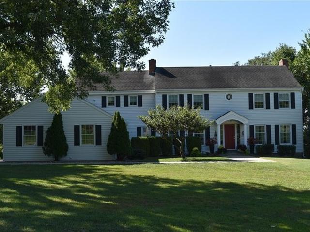 5709 W 164th St, Stilwell, KS 66085