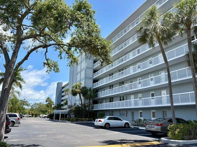 5700 NW 2nd Ave Apt 202, Boca Raton, FL 33487