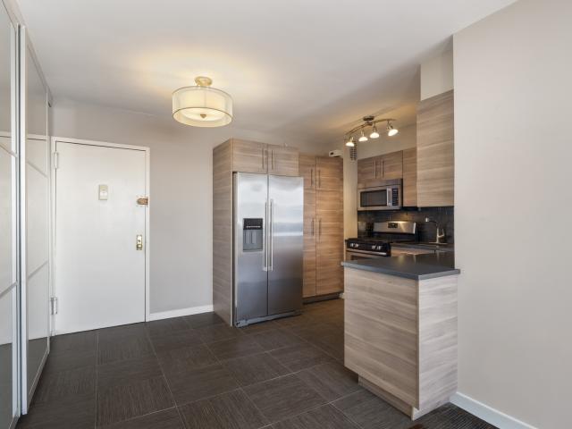 5700 arlington avenue 10o