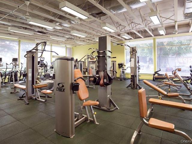 5700 Arlington Avenue 6G