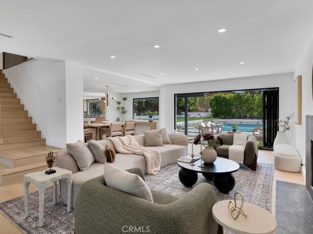 5700 Fairhaven Ave, Woodland Hills, CA 91367