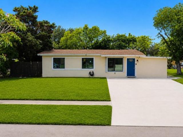 5700 SW 37th Ct, Davie, FL 33314