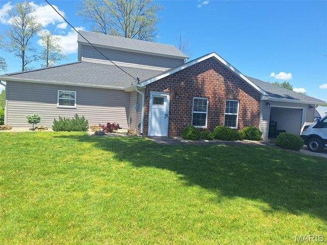 5701 Marine Rd, Alhambra, IL 62001