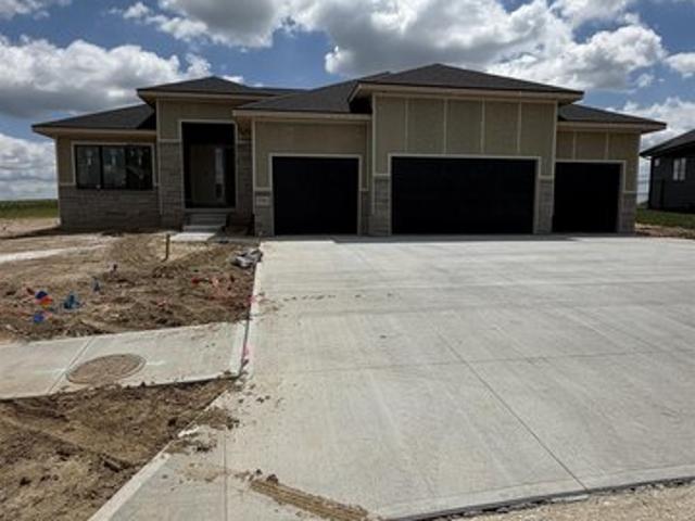 5701 N 195th St, Elkhorn, NE 68022