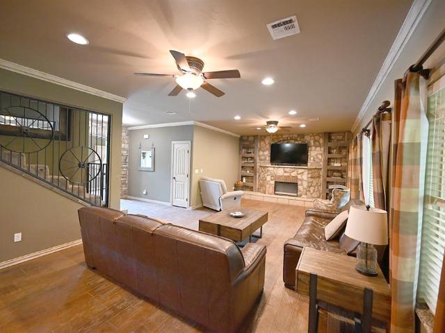 5701 N Hunters Ridge