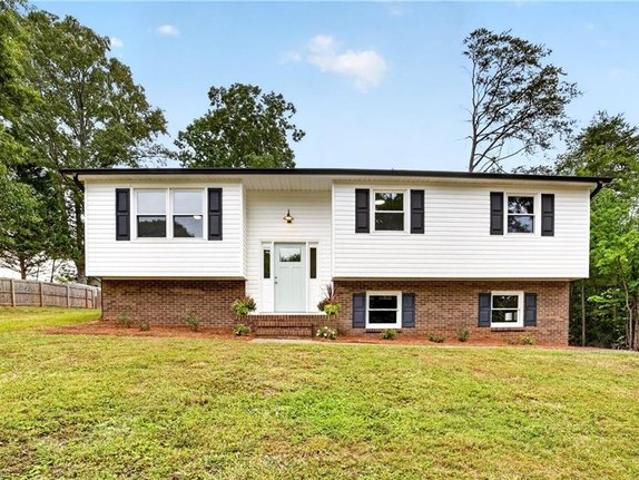 5701 Cannoy St, Winston Salem, NC 27105