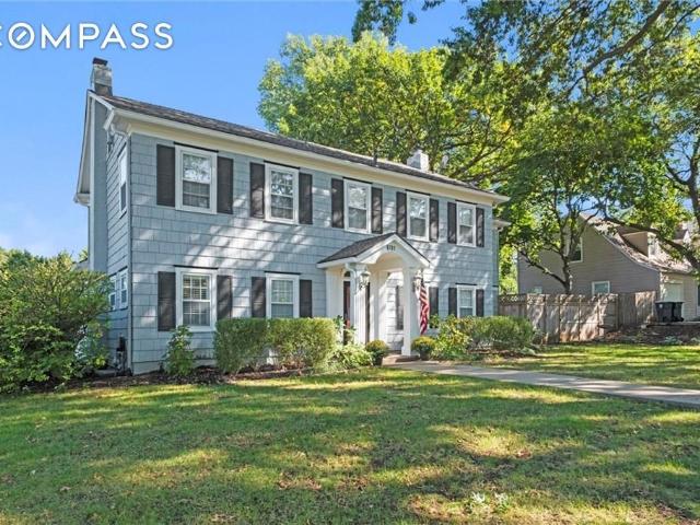 5701 Central St, Kansas City, MO