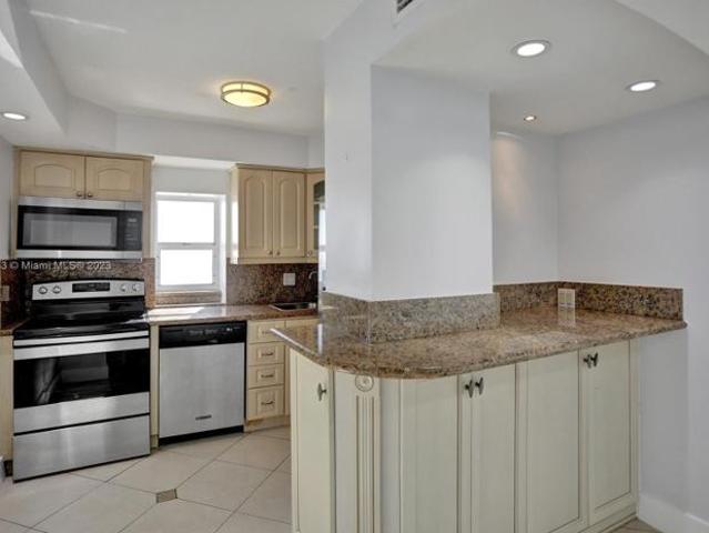 5701 Collins Ave #1014, Miami Beach, FL 33140