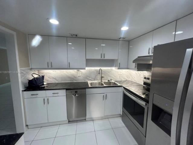 5701 Collins Ave #812, Miami Beach, FL 33140