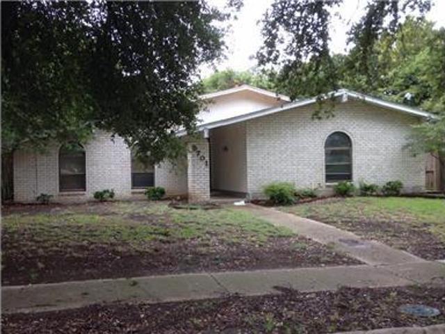 5701 Excalibur Dr, Garland, TX 75044