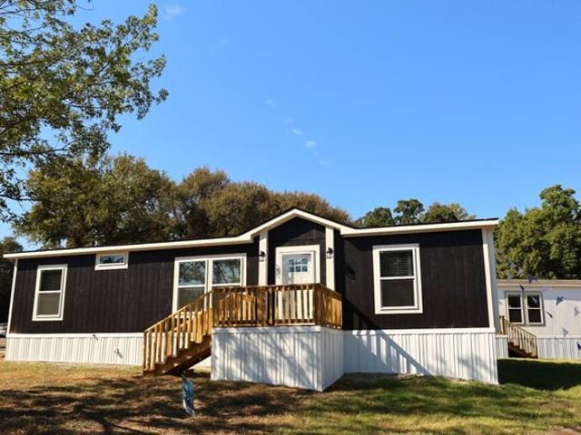 5701 Ensign Dr W, Fort Worth, TX 76119
