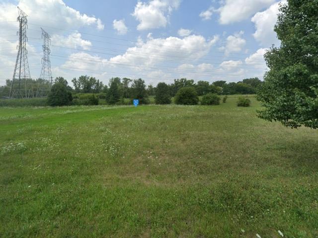 5701 Hampton Dr, Long Grove, IL 60047 | MLS #12612 | Compass