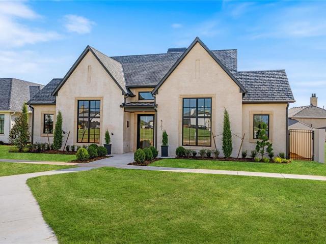 5701 Promenade Square