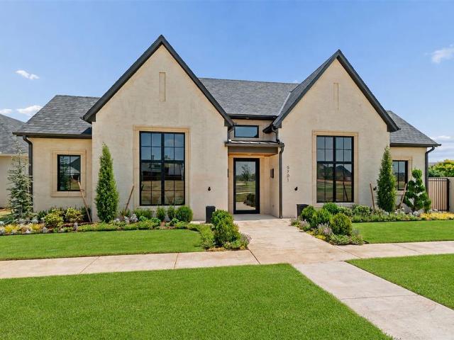 5701 Promenade Square