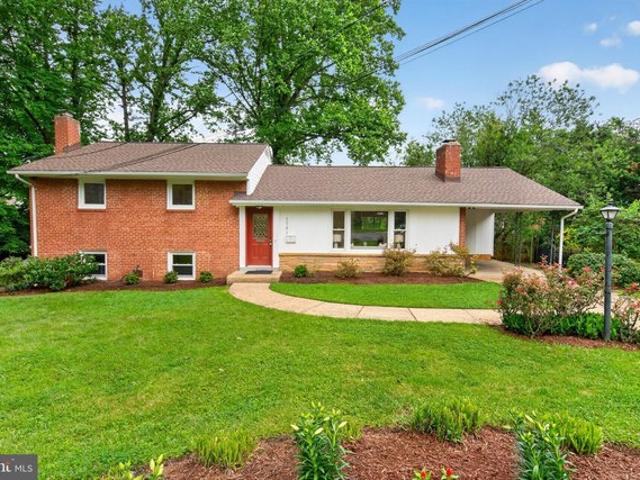 5701 Radnor Ct, Bethesda, MD 20817