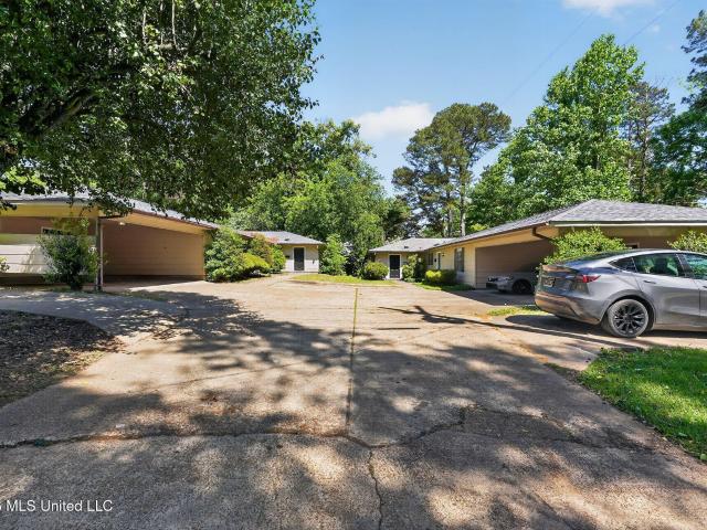 5702 Orchard View Drive