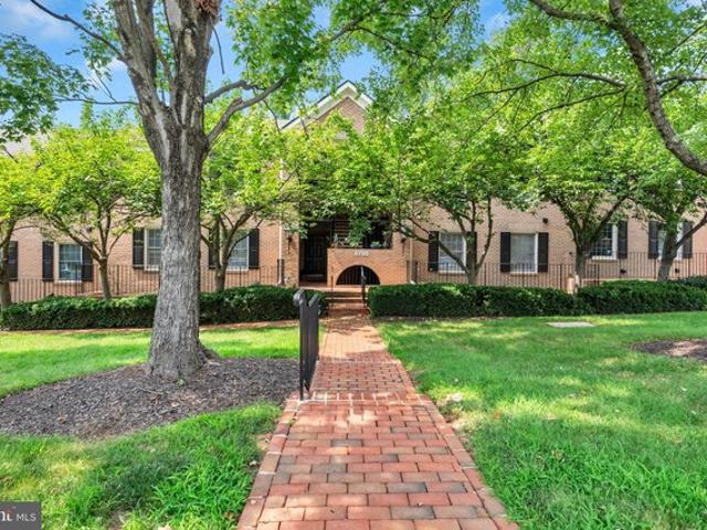 5702 Brewer House Cir Apt T2, Rockville, MD 20852