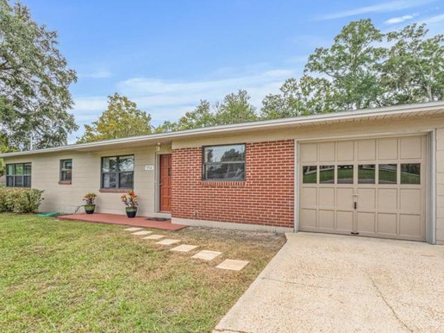 5702 Cedar Forest Dr S, Jacksonville, FL 32210