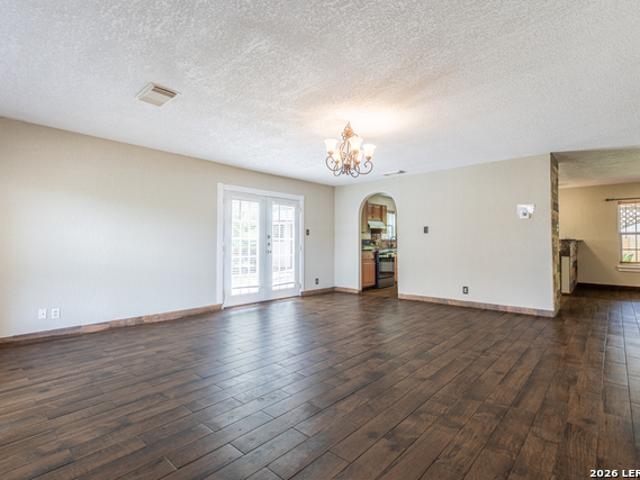 5702 Sunrise Laurel