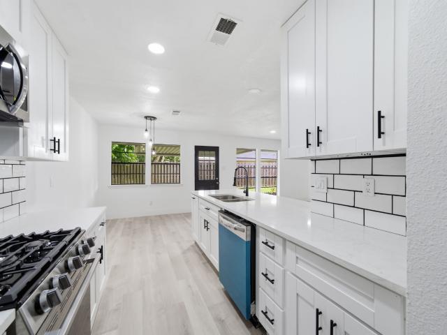 5703 Woodville Lane