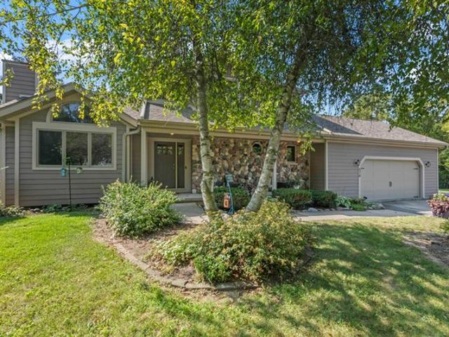 570 Connor Ct, Lake Mills, WI 53551