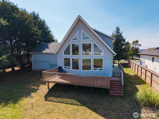 570 Canal Drive NE