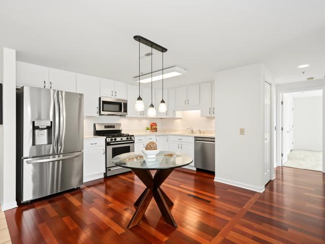 570 Crescent Boulevard # 408