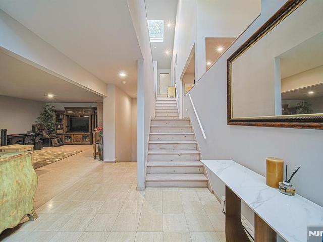 570 Grandview Terrace