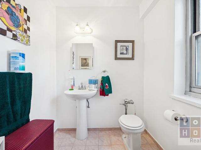 570 Grand Street, Unit H1405