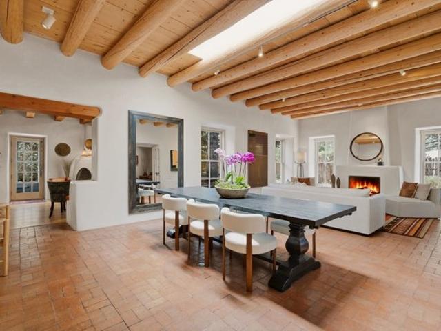 570 E Coronado Rd, Santa Fe, NM 87505