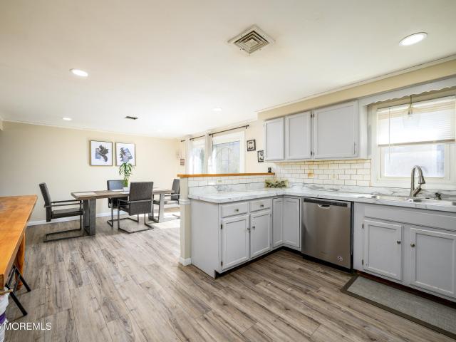 570 Eltone Road