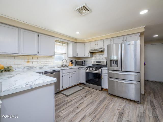 570 Eltone Road