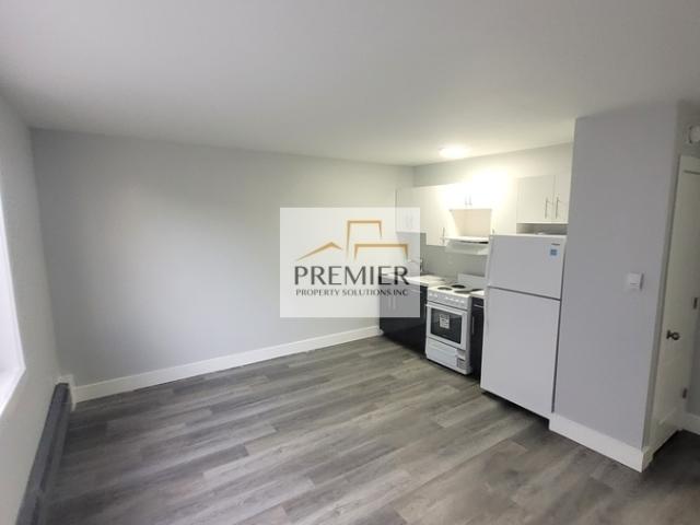 570 Ellice Ave, Studio, 1 full bath