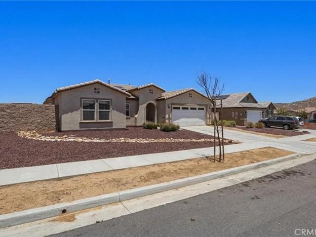570 Farmstead St, Hemet, CA 92543