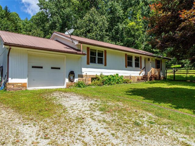 570 Flat Creek Valley Road