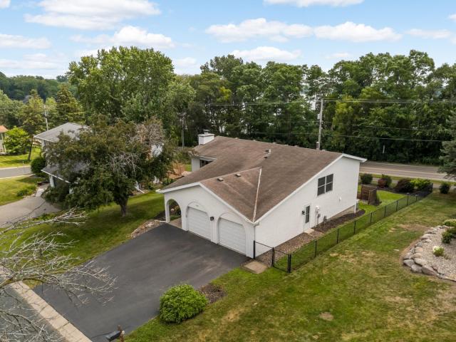 570 Kent Lane