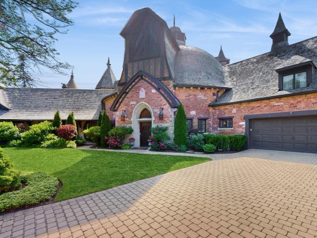 570 Hathaway Circle