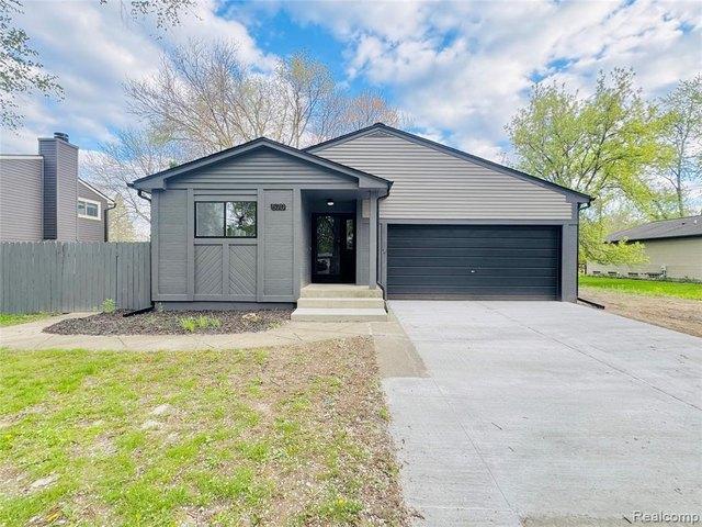 570 Hidden Ridge Dr, Troy, MI 48083