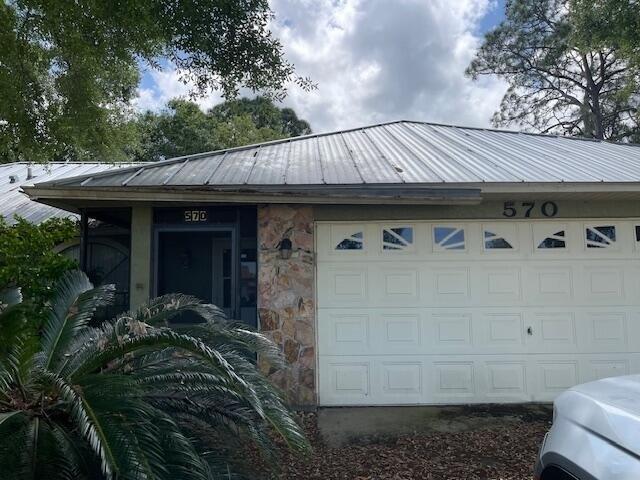 570 Londonderry Cir SE, Palm Bay, FL 32909