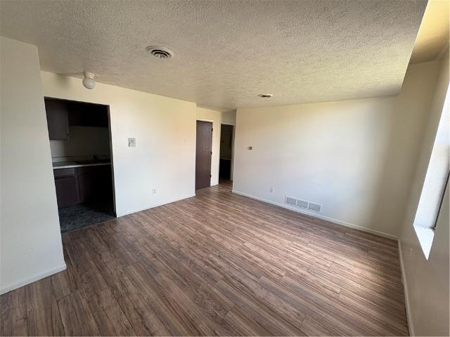 570 Miller Ave 5