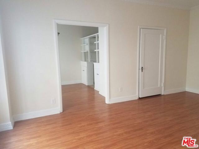 570 N Rossmore Avenue 300