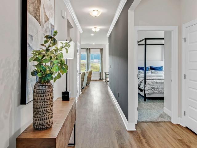 570 riverdale dr