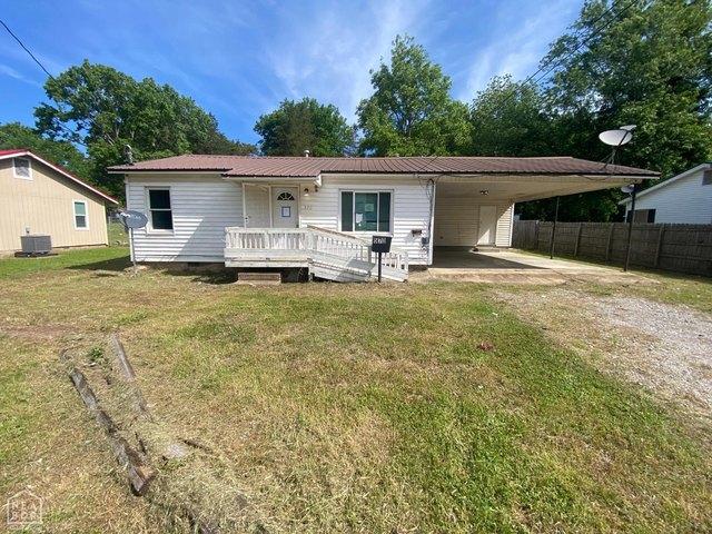 570 W Wycough St, Batesville, AR 72501
