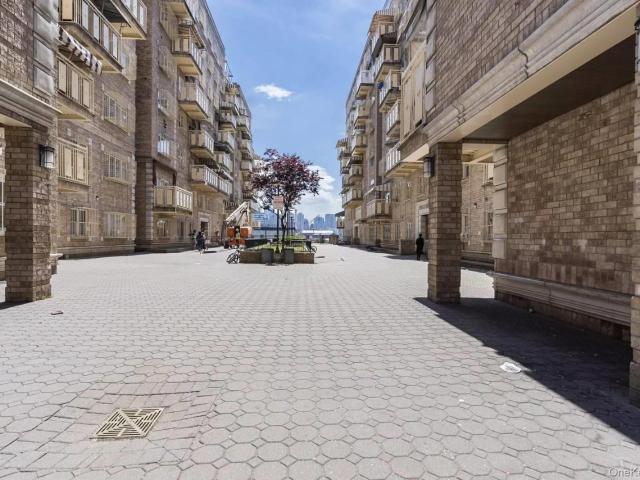 570 Wythe Avenue, Unit 6A | Compass