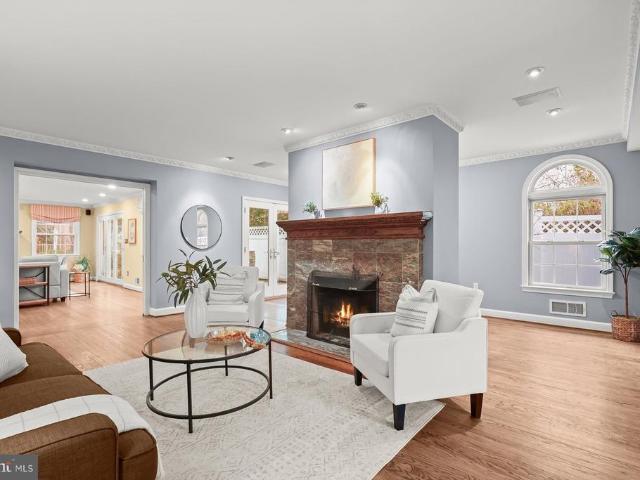 5714 Huntington Parkway
