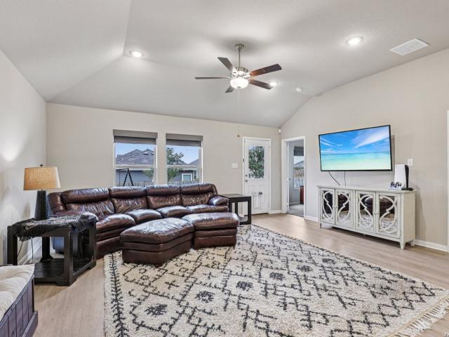 5714 Igneous Bnd, San Antonio, TX 78222 | MLS #1946